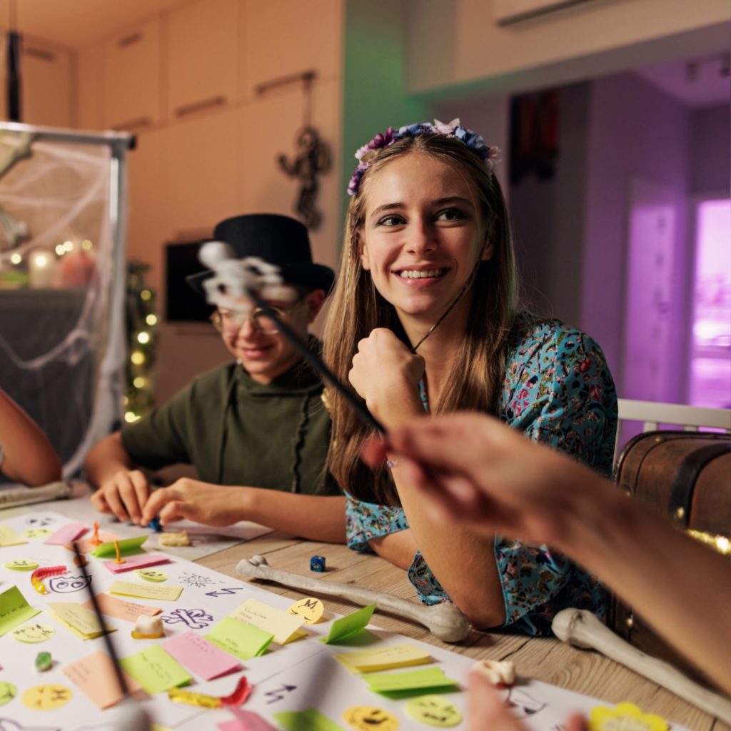 17 Best Games Like Apples to Apples - The Board Game Reviewer